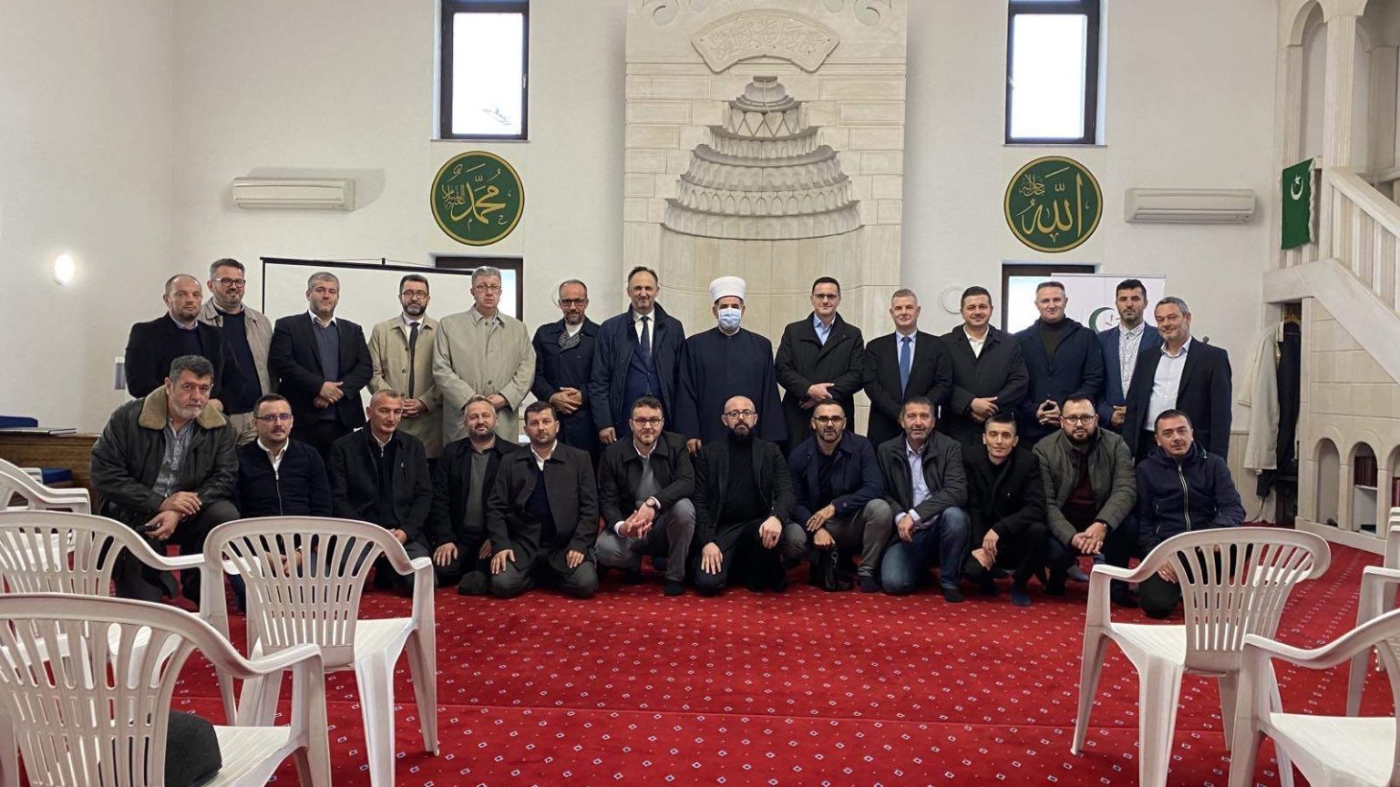 Sarajevski imami uručili stipendije djeci imama Muftijstva banjalučkog ...