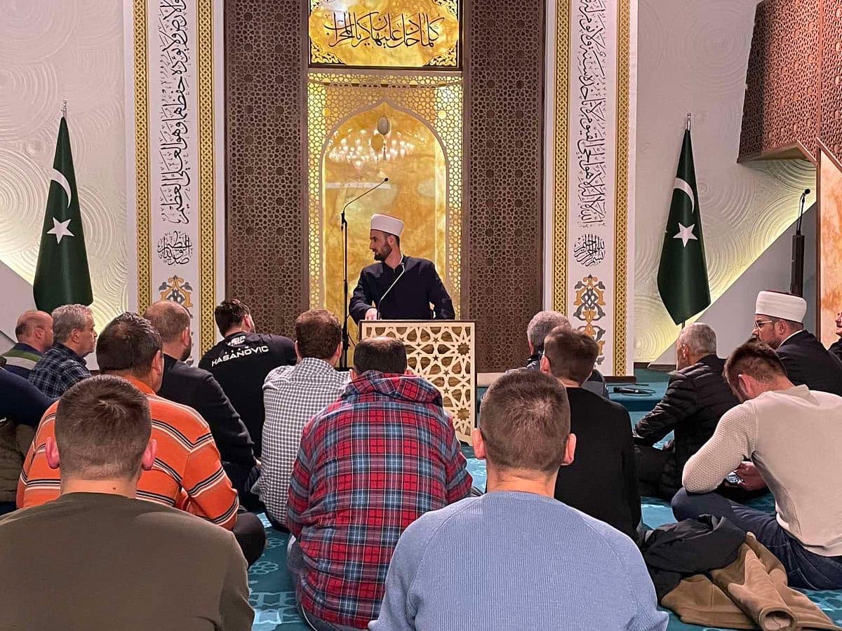 Islamske teme: Dr. Duranović o imamu Ebu Hanife | Medžlis Islamske ...