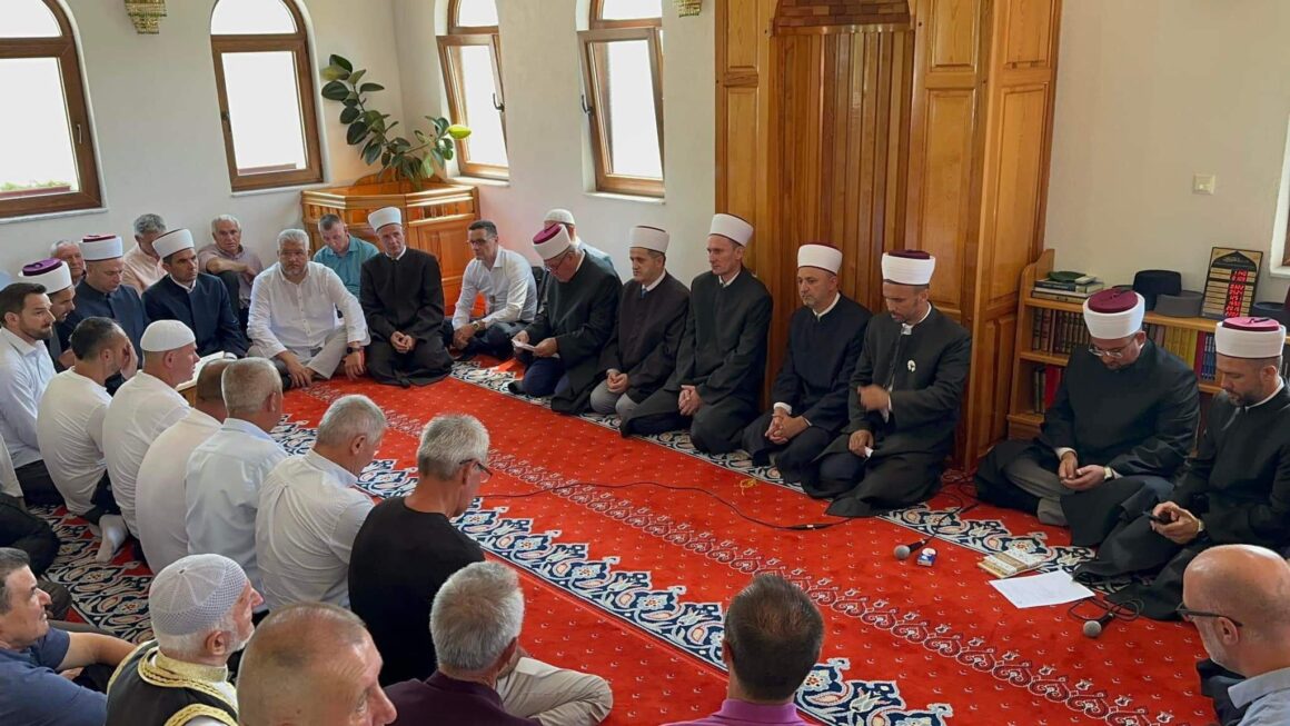 Glavni imam gost programa povodom devete godišnjice izgradnje džamije u ...